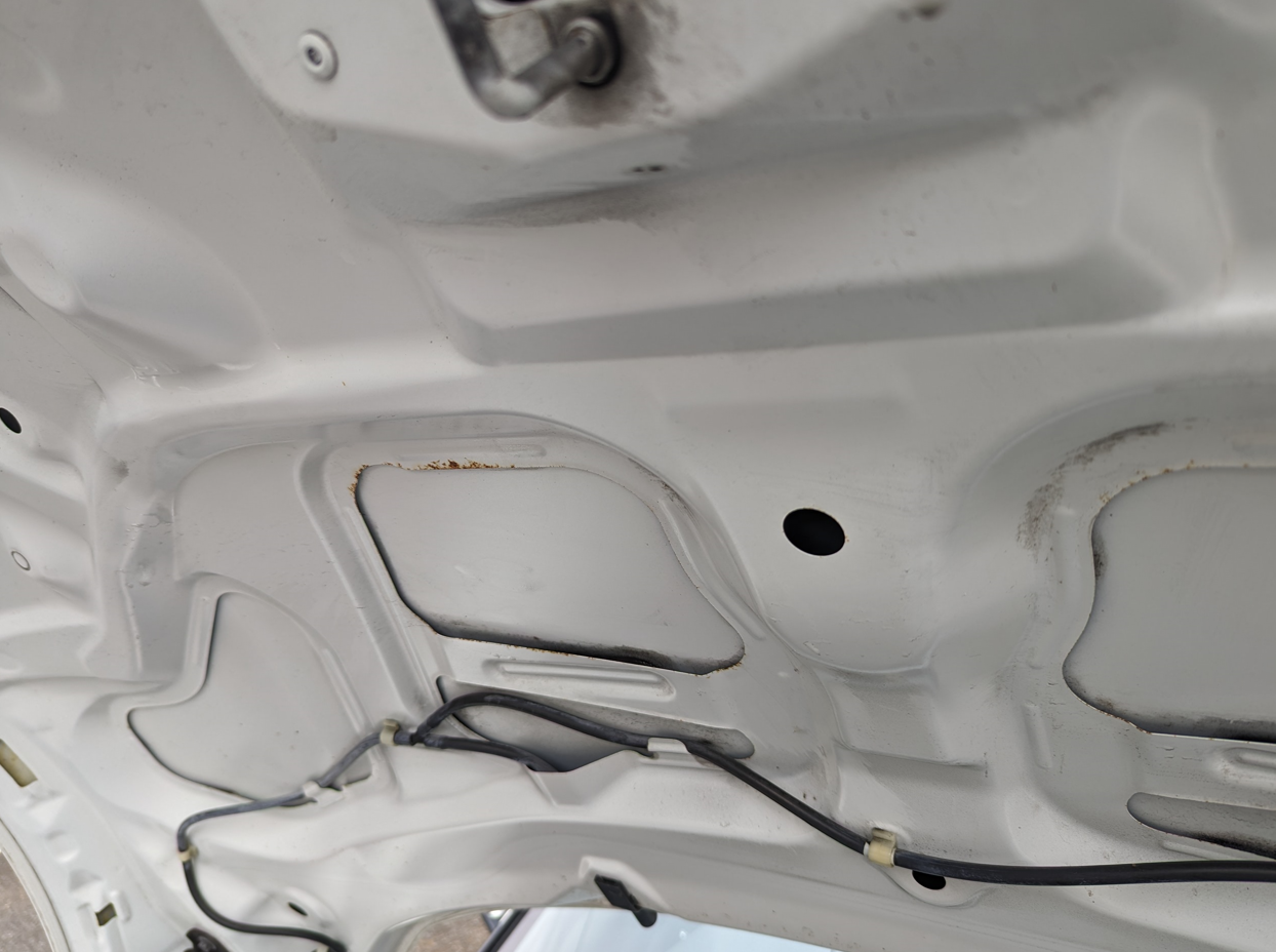 S660のボンネット裏のサビ(約105,000km)｜ぼっちドライブブログ